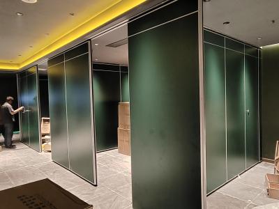 China OEM ODM Folding Partition Wall 68mm-105mm Thickness with 52-56dB Sound Insulation for Conference Rooms for sale