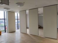 China Acoustic Partition Wall Systems 68-105mm Thickness with 52-56dB Sound Reduction and 40N/m Magnetic Seals for sale