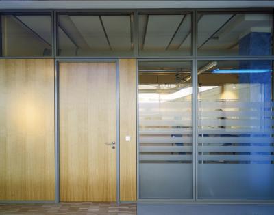 China Folding Interior Office Glass Partition Wall 108mm 90mm Thickness Sound Insulation 30-42dB Height Up to 3000mm for sale