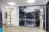 China AE Aluminum Commercial Partition Walls 68-105mm Thickness with 52-56dB Sound Reduction and Floor Rail-Free Design for sale