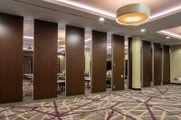 China Acoustic Up To 4 Meter High Operable Movable Partition Wall 68mm for sale
