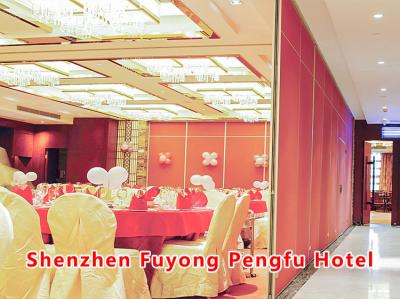 China Office Building Movable Sliding Acoustic Wall Panels 68-105mm Thick 304 Stainless Steel Roller Q235 Steel Frame Up to 18M Height for sale