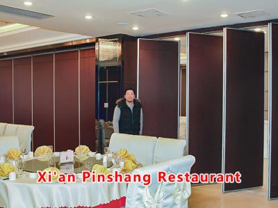 China Soundproof Movable Partition Wall 100mm Thickness 800N Sealing 40N/m Magnetism for Meeting Room for sale