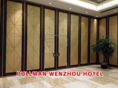 China Modular Acoustic Movable Walls 105mm Thickness 42-56dB STC Rating 800N Sealing Power for sale