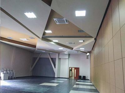China Portable Soundproof Movable Partition Wall 100mm Thickness STC 53 Dupont POM Rollers for sale