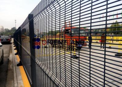 China 358 High Security Prison Mesh Fence 76.2mm x 12.7mm Anti-Climb Panel with 4mm Wire Diameter for sale