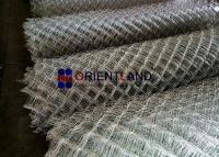 China Galvanized Steel Chain Link Fence Fabric 3.0mm Diameter with Diamond Mesh Roll in 1m-3.6m Heights for sale