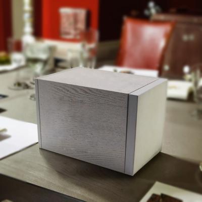 China Multifunctional Premium Wooden Bespoke Wine Box Suitable for Gifting and Storage for sale