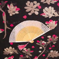 China High Quality and Beautiful Retro Hollow Silk Hand  Folding Fan  for Wedding Gift for sale