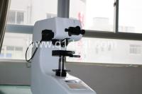 China Mechanical 10X Eyepiece Motorized Turret Micro Vickers Hardness Tester Auto Loading Control for sale