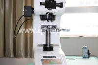 China Mechanical 10X Eyepiece Motorized Turret Micro Vickers Hardness Tester Auto Loading Control for sale