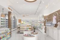 China 05-YMJYS Maternity And Baby Shop Display With Raw Wood Minimalist Style for sale