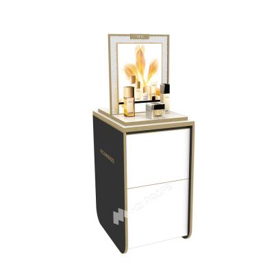 China Retail Display Rack Minimalist Multifunctional Cosmetic Display Cabinet for Beauty Shop Interior Design for sale
