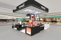 China Beauty Kiosk Cosmetic Shop Display Furniture Black Gold Wood Cabinet for Retail Shop Design for sale