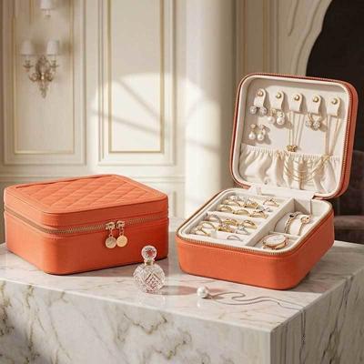 China Custom Quilted Leather Travel Jewelry Box, Portable Jewelry Organizer Storage Case for sale