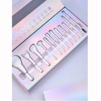 China Custom Holographic 12 Pcs Makeup Brush Set Iridescent Cosmetic Brush Gift Box Wholesale for sale