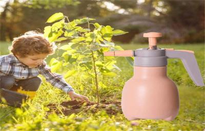China Hand Pressure PE Plastic Watering Can 500ML Modern Style for Indoor Plants for sale