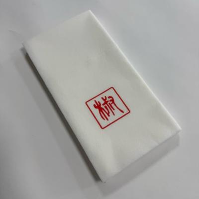 China 42×40cm Airlaid Paper Napkins Soft And Absorbent Thanksgiving Paper Napkins for sale