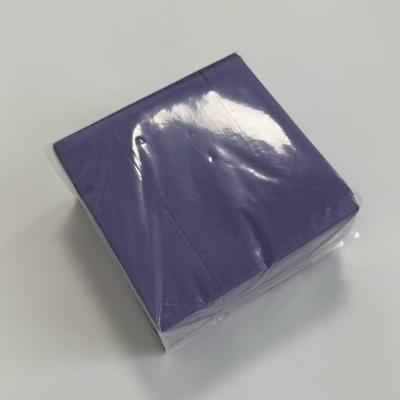 China 18gsm 3 Ply Folded Dinner Napkins 27*27cm Cloth Like Paper Napkins for sale