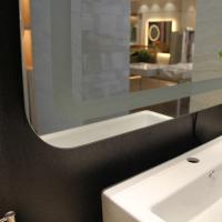 China 110V-277V 50/60Hz Modern LED Lighted Wall Bath Mirror with 5mm Copper Free Silver Mirror for sale