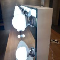 China White Finishing Dimmable Backlit Mirror With LED Light Bulbs For Beauty Statio for sale