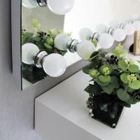 China G60 24pcs Bulbs Light Up Makeup Mirror High Definition For Wall Mounting for sale