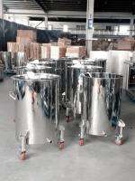 China 316L Stainless Steel Food Storage Tank with Wheels - GMP Compliant Dairy & Honey Barrel 6 Month Warranty for sale