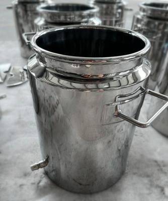 China Food Grade Stainless Steel 5L Vertical Milk Storage Tank - 304/316 Material, 3kg Weight for sale