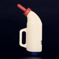 China 4L Plastic Calf Feeding Bottle with Rubber Nipple - Food Grade PE Material for Dairy Farming for sale