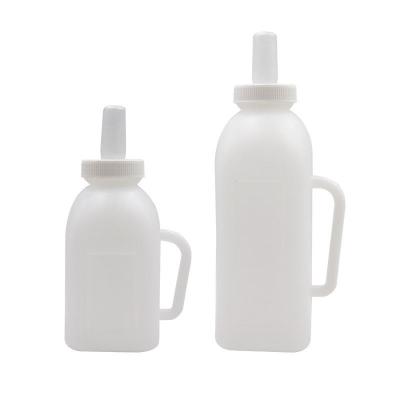 China Calf Feeding Bottle 1L 2L Capacity Plastic Milk Storage Container with Handle for Farm Use for sale