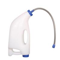 China Calf Drench Bottle 3L-4L Capacity with PE Construction and PVC Tube for Livestock Medication for sale