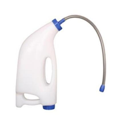 China Calf Drench Bottle 3L-4L Capacity with PE Construction and PVC Tube for Livestock Medication for sale