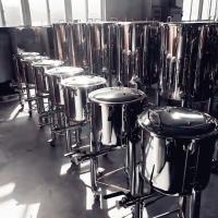 China Custom Made SUS304 316L Water Storage Tank with Wheels 1.5-2.0mm ISO Certified for sale