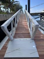 China Marine Aluminum Gangway with 400kgs/sqm Loading Capacity, 15-20 Years Lifespan, and Anti-Slip Decking for Floating Dock for sale