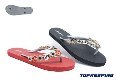 China Diamond Women PE Flip Flop With Metal Luster Textured Strap for sale