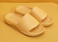 China Woman Yeezy Flip Flops Outdoor Sandal Shoes Comfortable EVA for sale