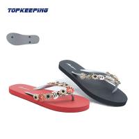 China Diamond Decoration Ladies Flip Flop With Metal Luster Textured Strap for sale