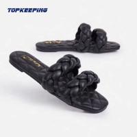 China Stylish PU Fashion Footwear Shoes Good Resilience Sandal for sale