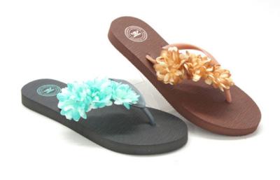 China Latest Rubber Flower Women Flip Flop Lady Beach Slide Slipper for sale
