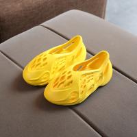 China Thickness 1.5cm Unisex Kids Yeezy Clog Shoe With EVA Shoe for sale