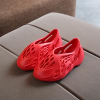 China Thickness 1.5cm Unisex Kids Yeezy Clog Shoe With EVA Shoe for sale