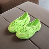 China Thickness 1.5cm Unisex Kids Yeezy Clog Shoe With EVA Shoe for sale