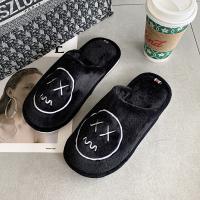 China Casual Shock Absorbing Midsole Ladies Winter Slippers for sale