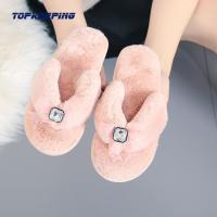 China EVA Sole Ladies Fluffy Slider Slippers With Diamond Decoration for sale