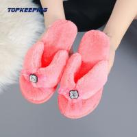 China EVA Sole Ladies Fluffy Slider Slippers With Diamond Decoration for sale