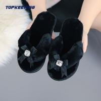 China EVA Sole Ladies Fluffy Slider Slippers With Diamond Decoration for sale