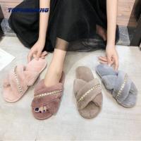 China Thickness 1.5 - 3.5cm Warm Luxury Fur Slippers For Women for sale