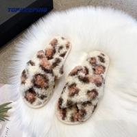 China 1D0037 Fluffy Opening Toe Flat Lady Winter Fashion Slipper With Strap for sale