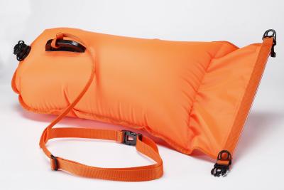China Customizable 28L Swim Buoy Dry Bag Safe Buckled For Open Water for sale