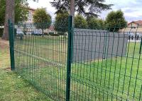 China PE Coated V Mesh Security Fencing 2m Panel 830mm Height 3D Curved for sale